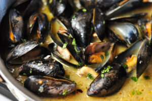 Mussels in White Wine and Garlic - Kelly's Clean Kitchen